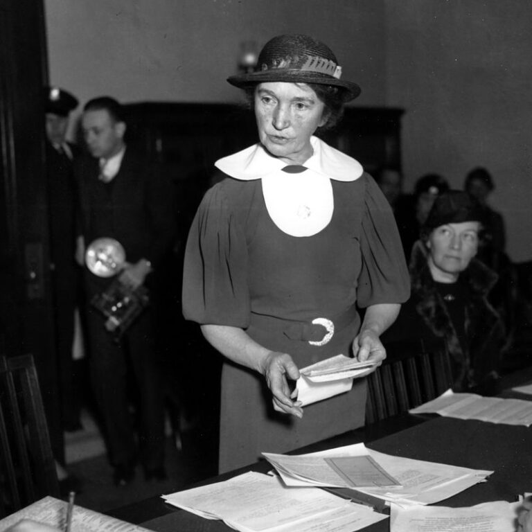 Flappers, Freedom, and Fierce Fashion: The Women Who Ruled the 1920s ...